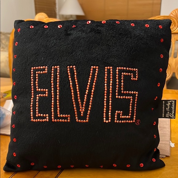 Elvis Presley | Accents | Vintage Elvis Presley Black And Red Accent ...